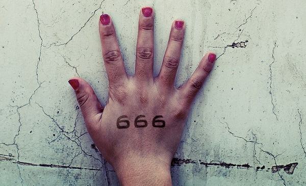 O que é a marca da besta? Vai ser um chip que seremos obrigados a colocar?